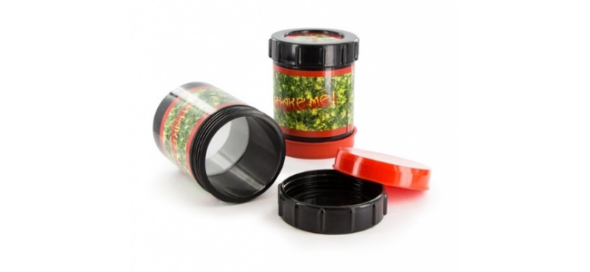 10 Ways To Grind Cannabis Without A Grinder - Zamnesia Blog